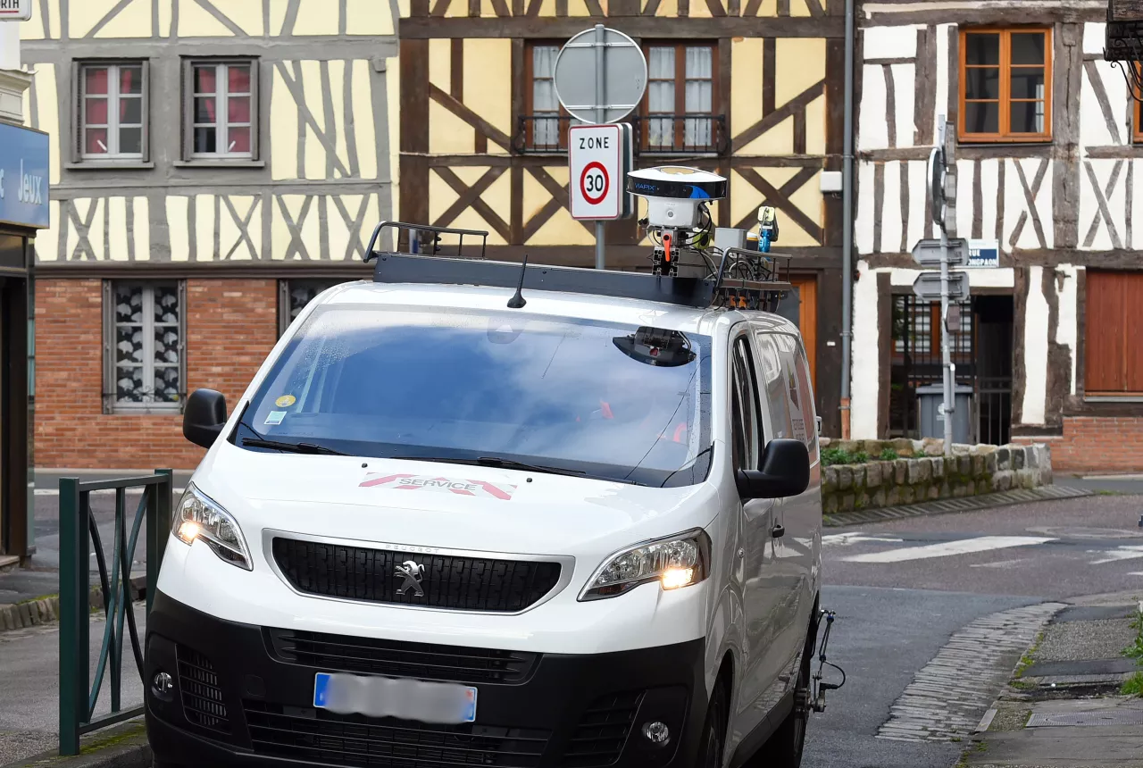 Diagnosis of road equipment conformity | Aximum